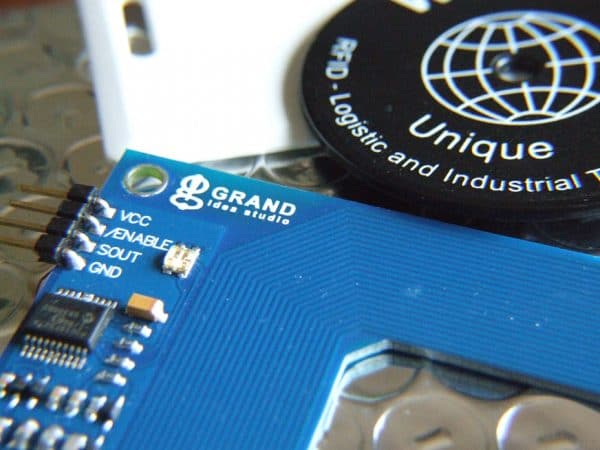 RFID Reader And Ten Tags Bundle - Parallax