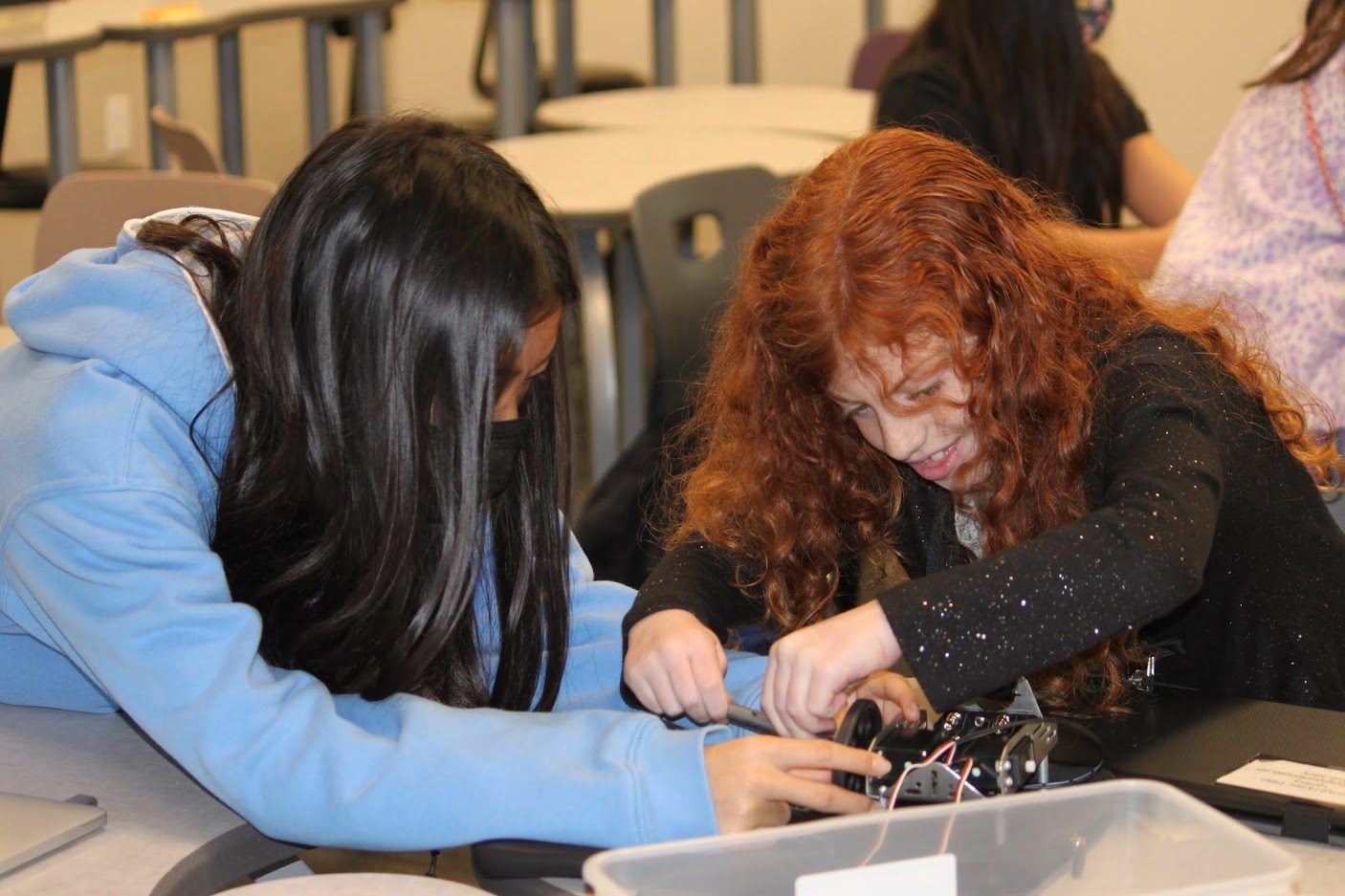 Girls Who Code Summit Used Boe-Bot And Cyber:bot To Study Coding And ... Girls Who Code Summit Used Boe-Bot And Cyber:bot To Study Coding And ...