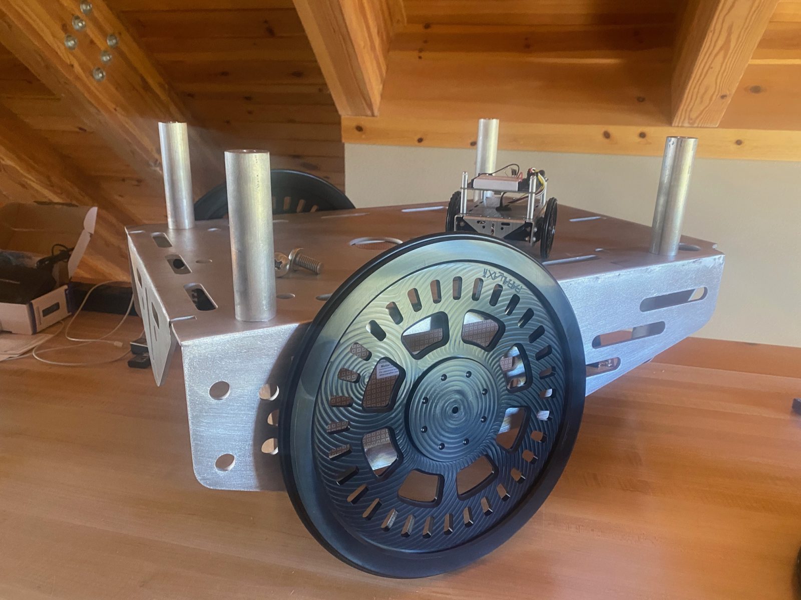 Super-sized Cyber:bot Working Model Details - Parallax