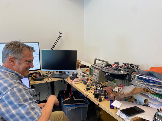 Super-sized Cyber:bot Working Model Details - Parallax