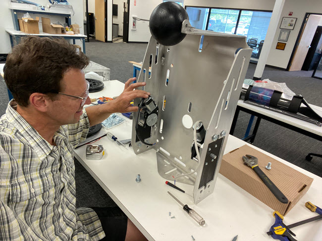 Super-sized Cyber:bot Working Model Details - Parallax