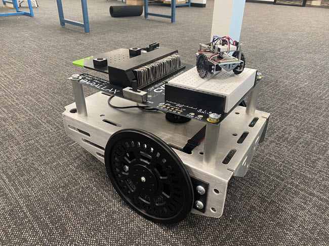 Super-sized Cyber:bot Working Model Details - Parallax