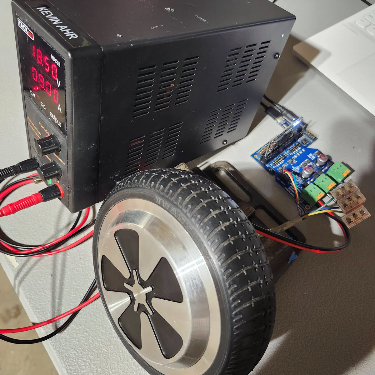 Propeller 2 Brushless Motor Control Demo With Kevin Ahr - Parallax